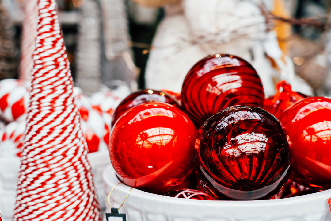 Fun & Unique Themed Trees To Try This Christmas - To Be Bright