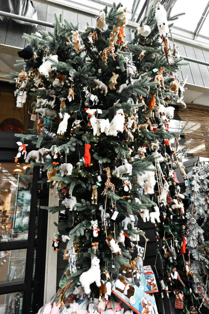 Fun & Unique Themed Trees To Try This Christmas | To Be Bright